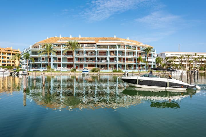 Seaside Sotogrande Retreat With Pool - Sotogrande