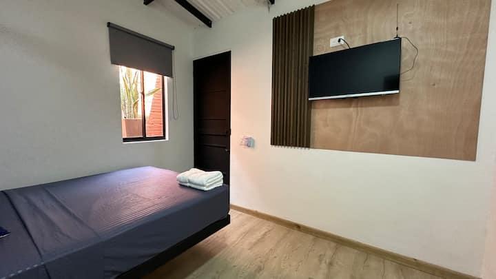 Habitación Privada Con Baño, Entrada Independiente - Colombia