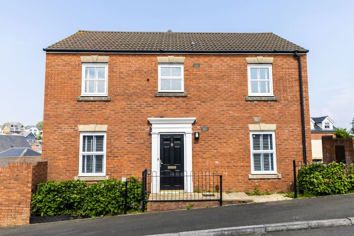 Monthly Stays | Business | Contractors | Families - The Mumbles