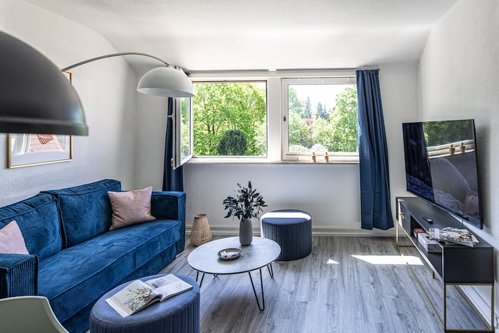 Have-a-nice-stay - Nahe Der U-bahn, An Der Natur - Stapelfeld