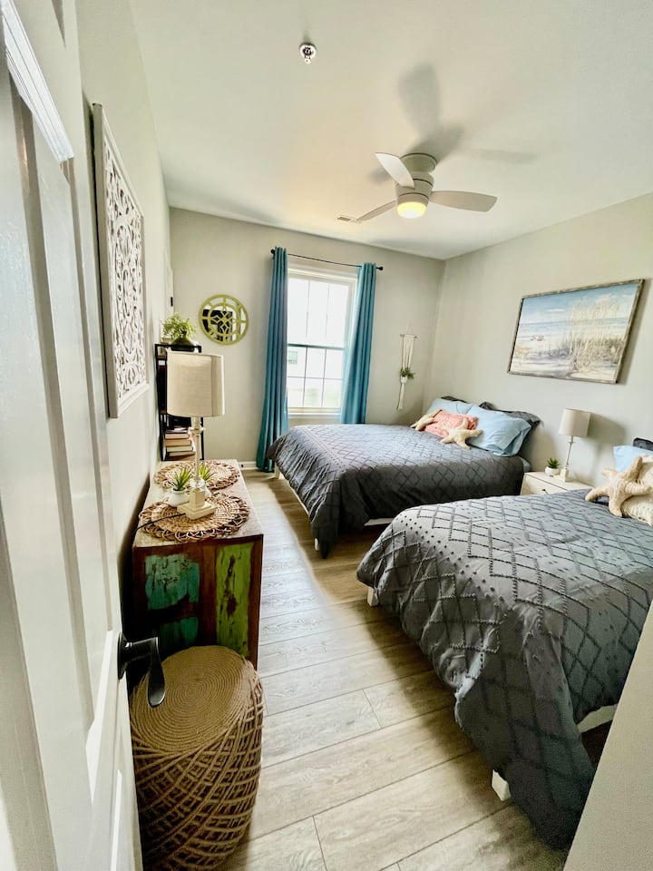 Coastal Condo Near Rehoboth Beach And Lewes. - Delaware