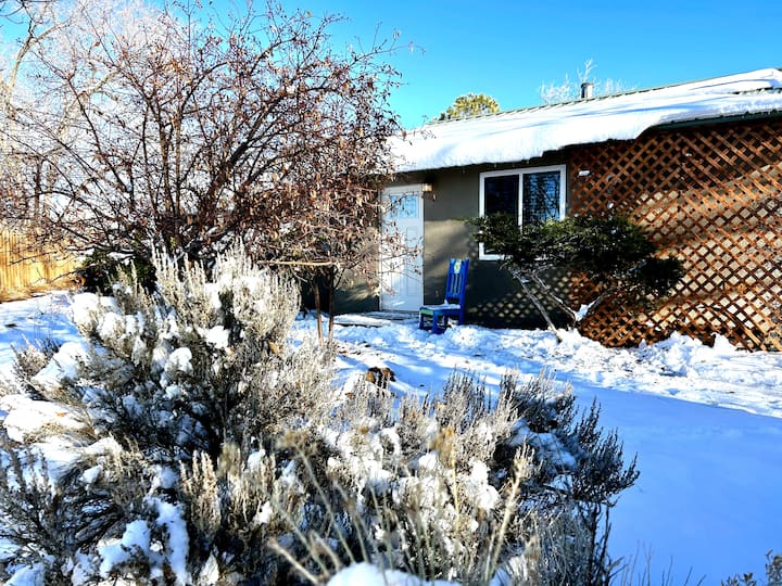 Fully-furnished Delightful Taos House - Taos, NM