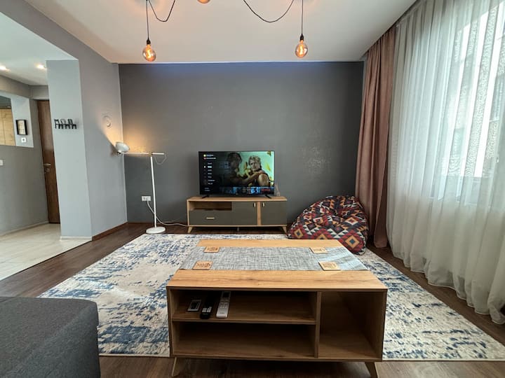 Modern Home&king-size Bed&great Internet - Sarajevo