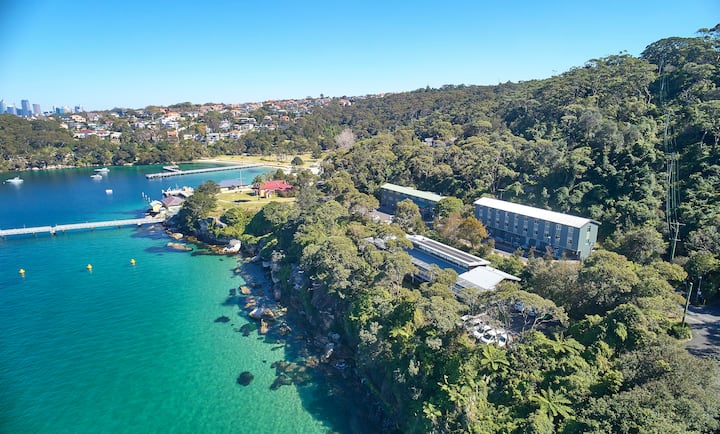 Land's Edge Harbour Lodge - Bushland Meets Coast - Sydney