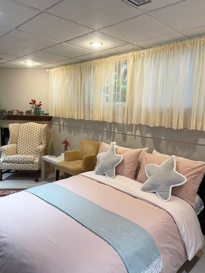 Cozy Basement Suite- Free Parking, No Stairs! - Richmond Hill, ON