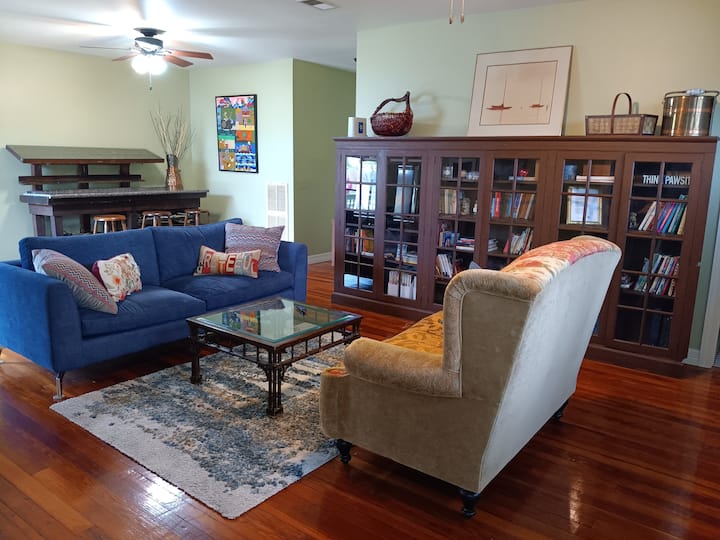 Guest Cottage - Bastrop, TX