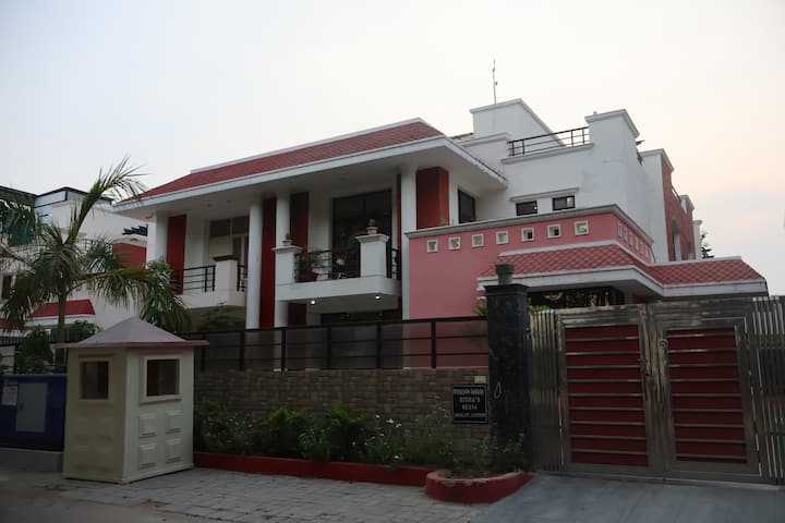 Lucknow Villa Holiday Rentals - Uttar Pradesh, India | Airbnb