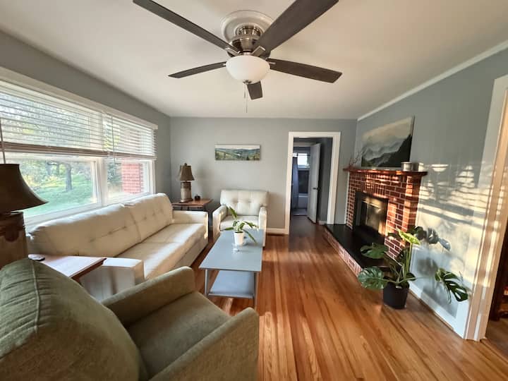 The Lake House - Black Mountain, NC