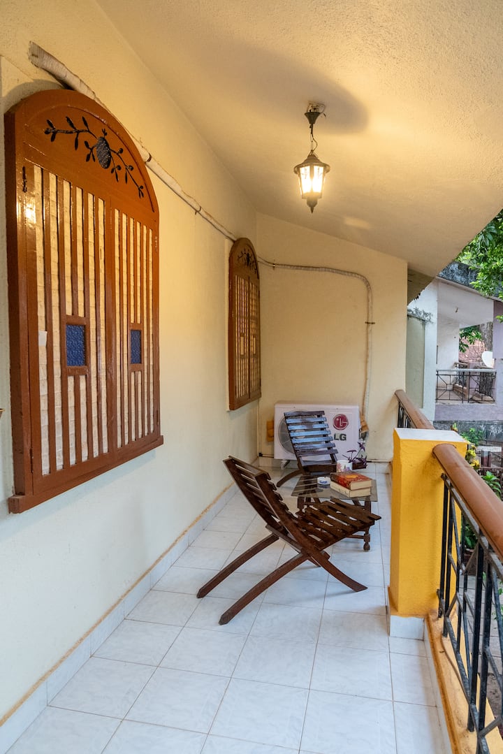 The Chickoo Tree Villa By The Sea! - Goa