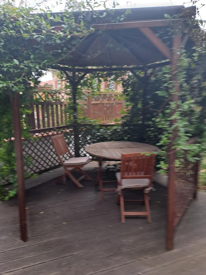 Appartement Rdc Accès Jardin. A Louer Courte Durée - Toulouse