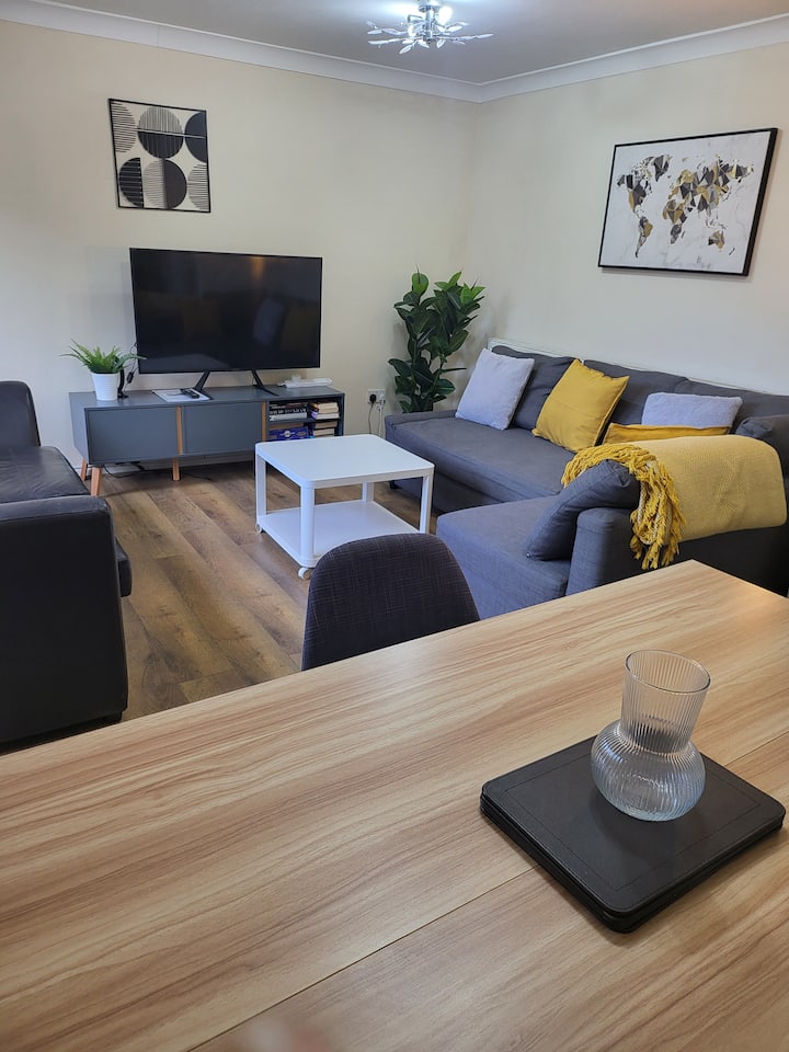 The Grove. 3 Bed Detached, Off Road Parking Wv6. - Wolverhampton