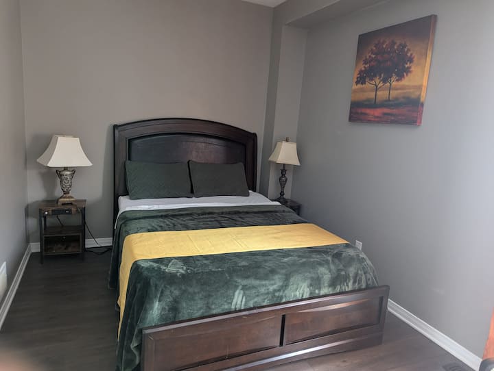 Cozy Room & Queen Bed With A Balcony & Pvt Bath - Ottawa