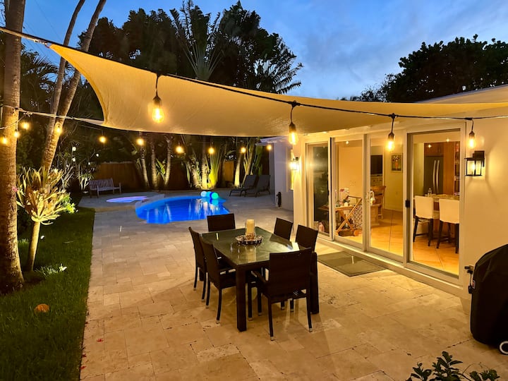Casa Las Palmas In Key Biscayne - Key Biscayne, FL