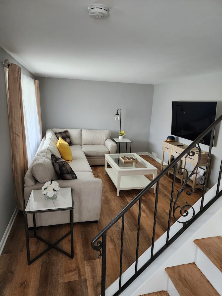Cozy & Roomy 3br Niagara Falls, Buffalo Dtwn - Hamburg, NY