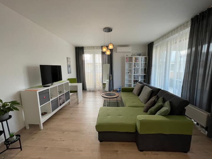 Comfortable Apartment With Parking - Bratislava