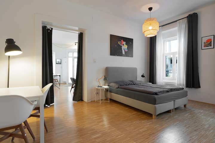 Zentrales Altbauapartment Mit Privateingang - Graz