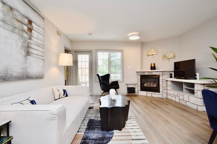 Stunning Condo With Access To Pool - Horseshoe Valley