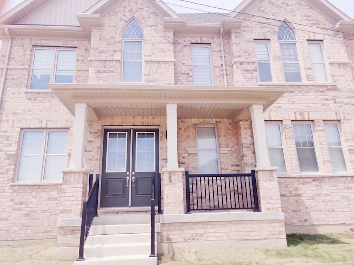 #1 Best Deal In Brampton - Brampton