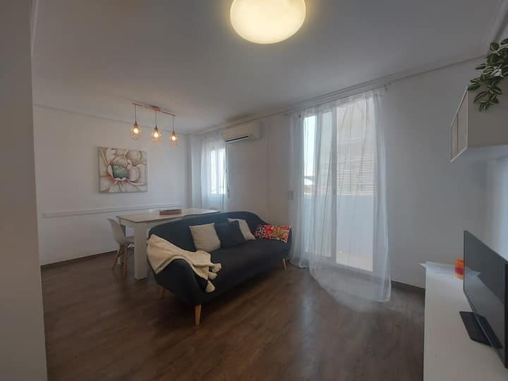 Cozy Apartment Near Beach & Ciudad Artes Ciencias - Valencia