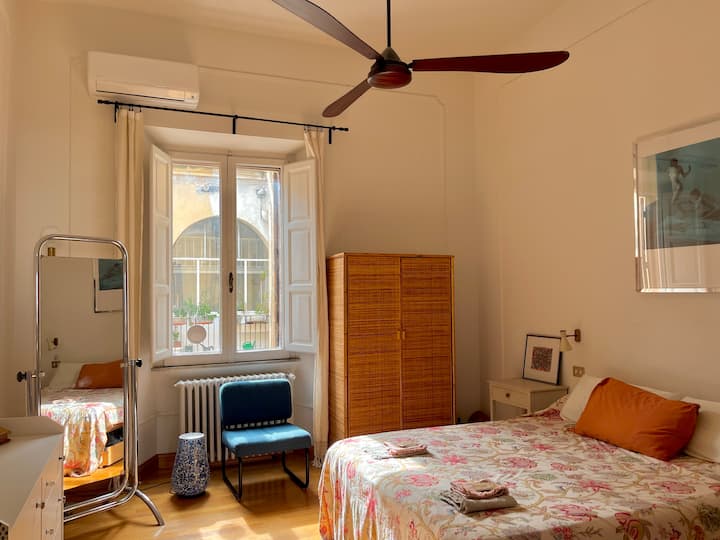 Elegant Apartment Near The Colosseum - Rome