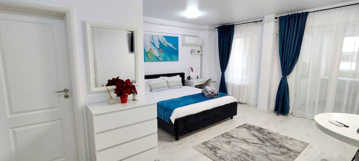 Lovely Central New Condo - Bukarešta