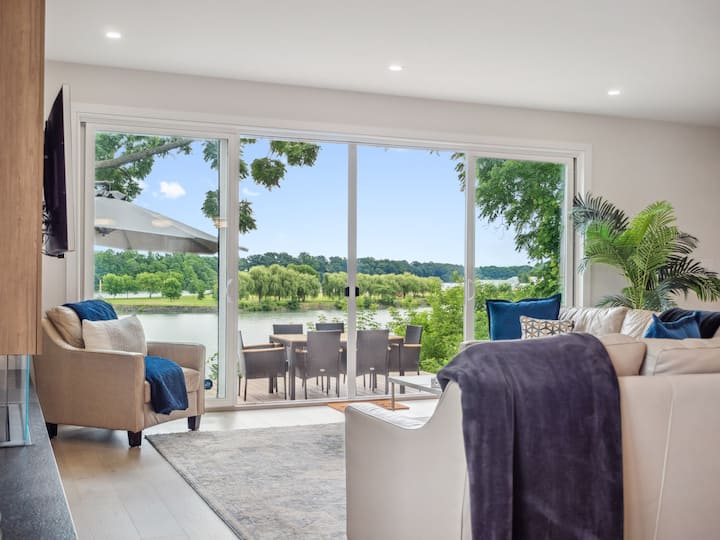 Henley Luxe | Waterfront | Home Gym | Wineries - St. Catharines