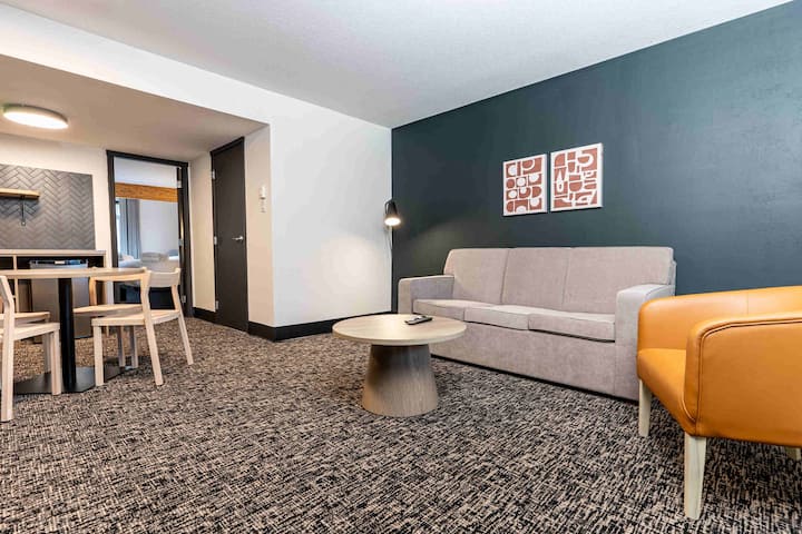 Double Queen Suite | Northwinds - Revelstoke