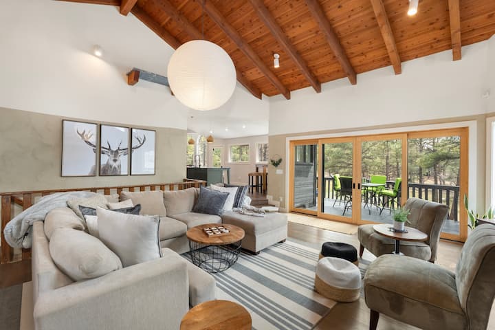 Fireplace, Comfiest Beds In Flagstaff, Cabin Vibes - Flagstaff, AZ