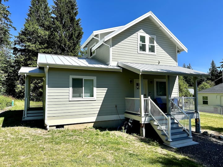 Cottage By The Trees - Bellingham, WA