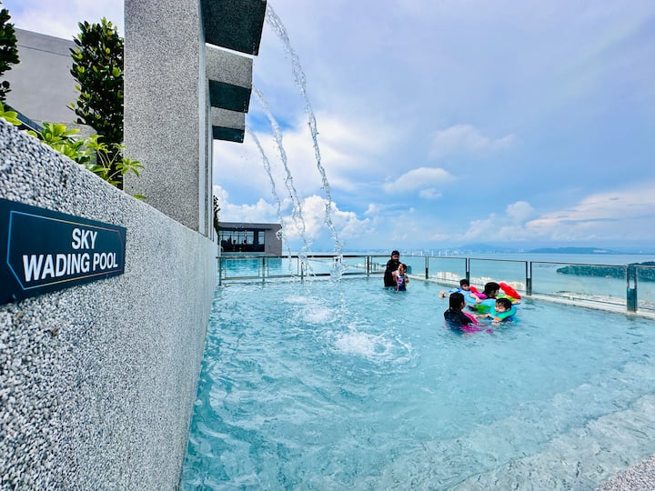 Cozystay Rooftop Sky Pool Sea &Bridge View Luxury - Bayan Lepas