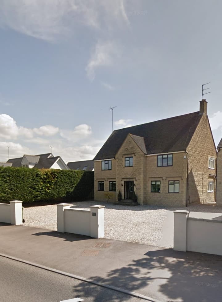 Racecourse Residence (Room 1) - Tewkesbury