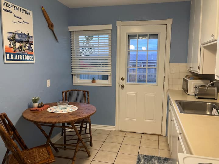 Parkside Midcentury Charmer - Midwest City, OK