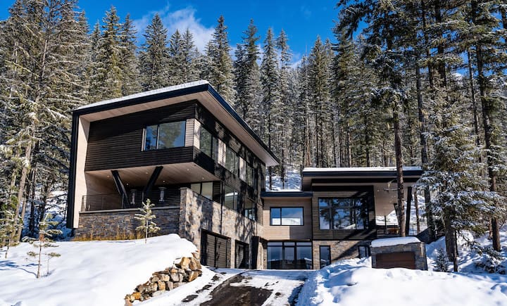 Arrowhead Lodge Revelstoke - Revelstoke