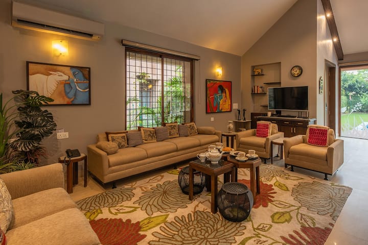 Ishva Private Villa + Pool - Kolkata