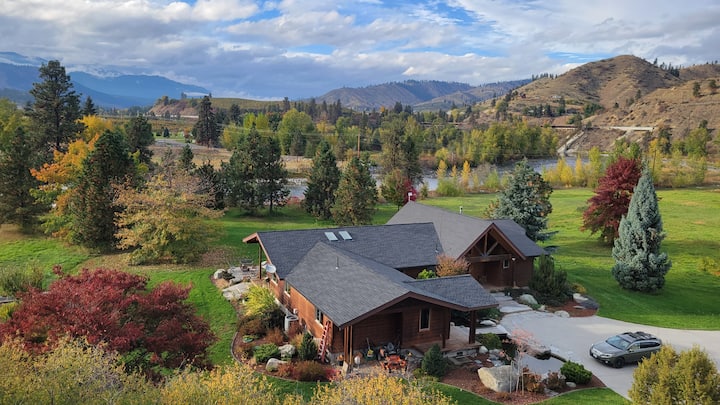Private River House Near Leavenworth On 10 Acres! - Cashmere, WA