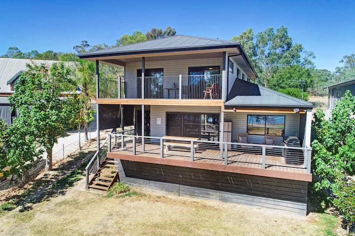 Water's Edge Holiday House - Bonnie Doon