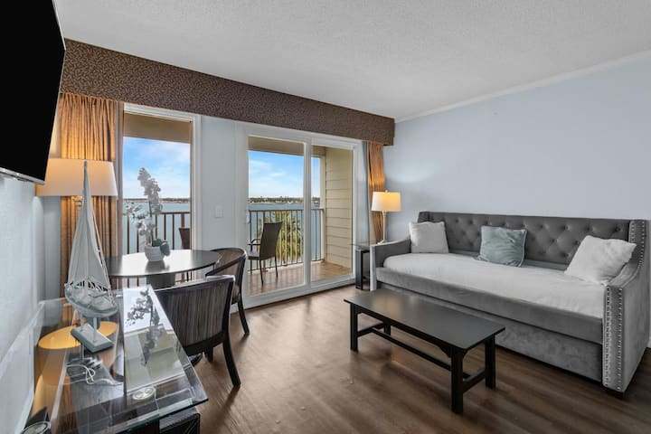 426- Waterfront Suite - Tampa Bay, FL