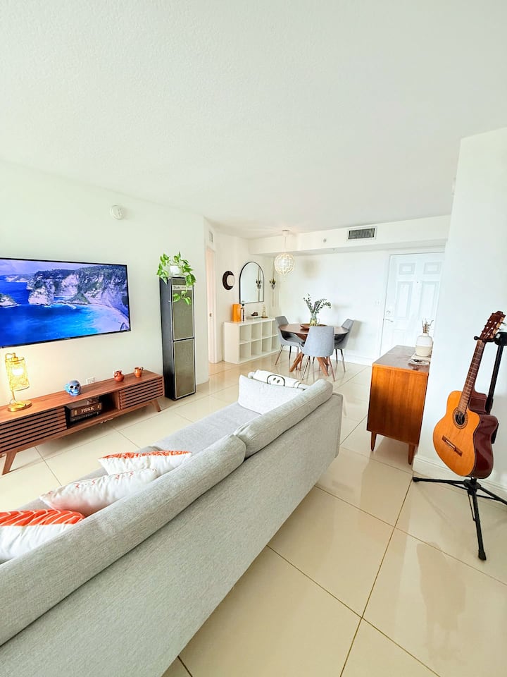 2br + Next To Little Havana - South Beach, FL