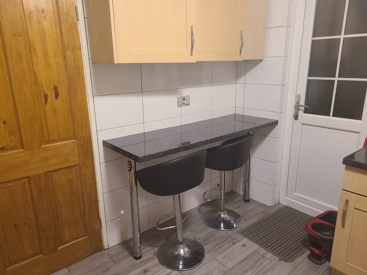 Gatwick Rooms 2 - Horsham, UK