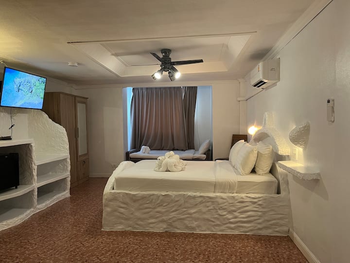 Room With Sofa Bed -1min To Patong Beach &  Bangla - Phuket