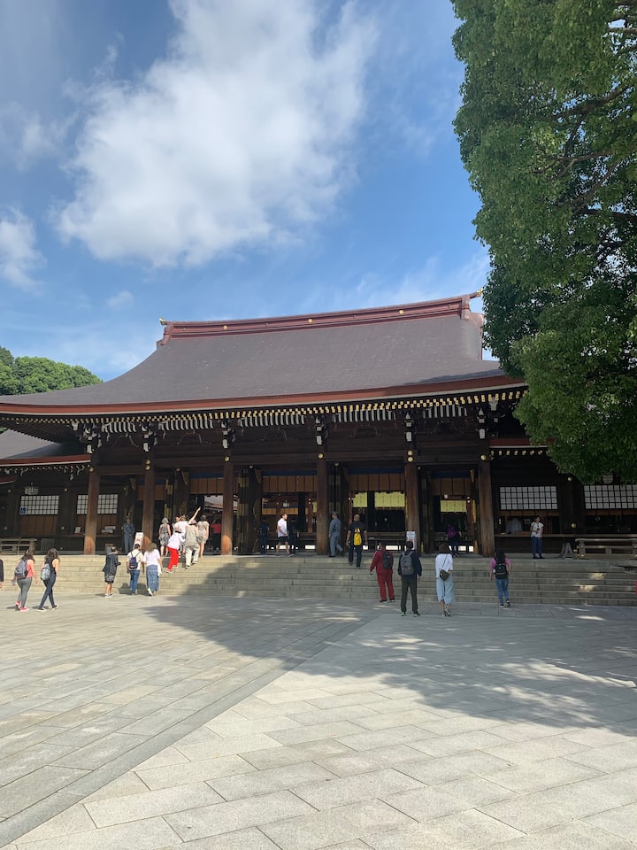 Sacred mornin walk & brunch-Meiji Shrine - Airbnb