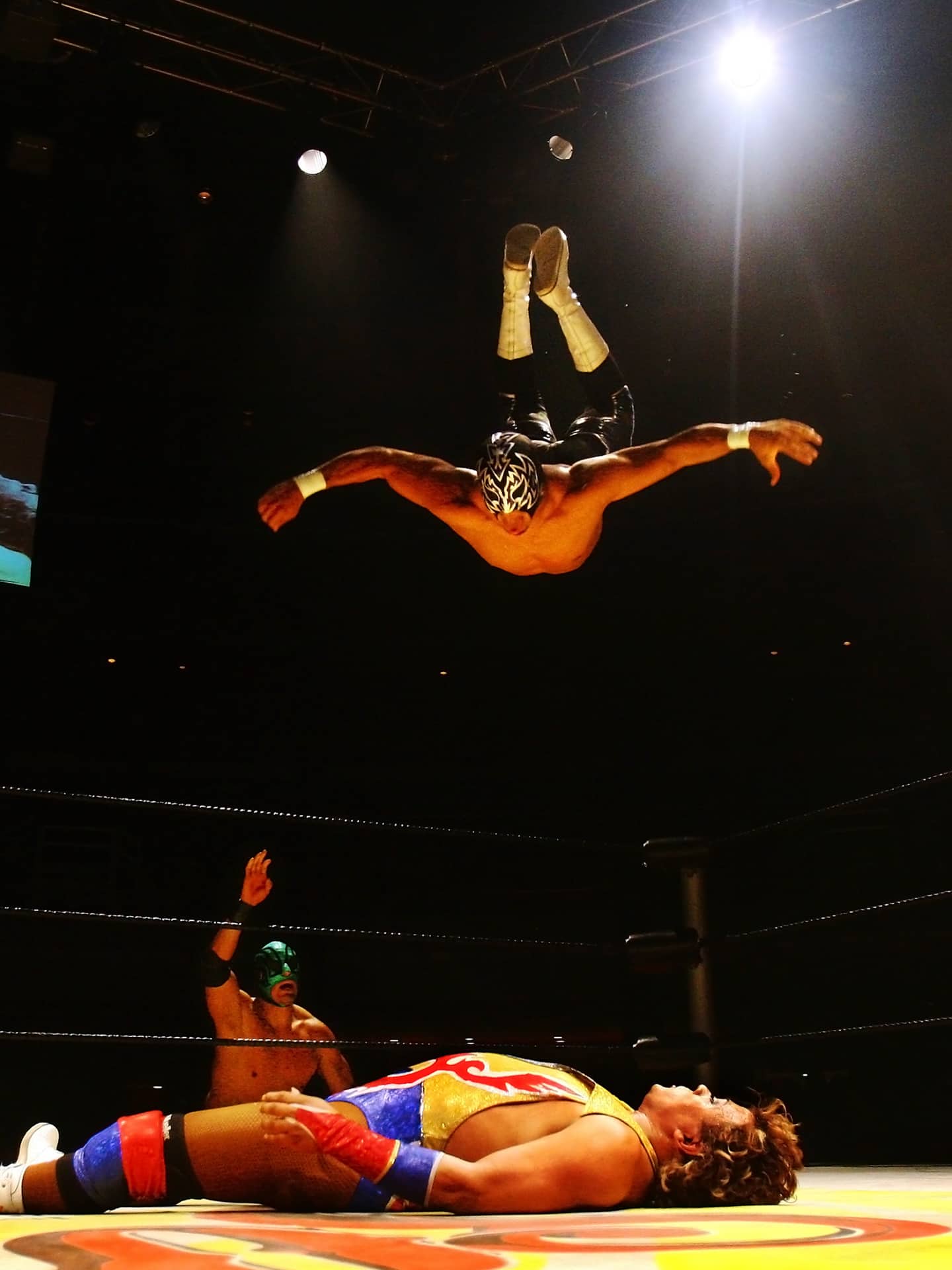 Here's How to See Lucha Libre in Mexico City (Safely & Easily)
