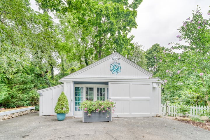 10 Old County Way- Pet-friendly, Secluded Retreat - Sandwich, MA