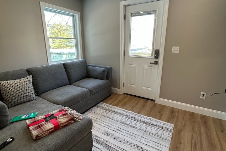 O.n.e. Hideaway | Pet Friendly | Sleeps 6 - Burlington, VT