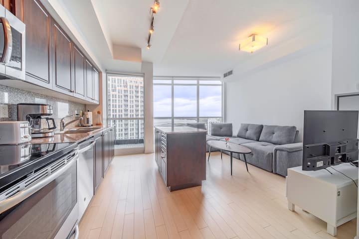 Perfect City Modern Getaway W/ Cn Tower&lake View - Rogers Centre