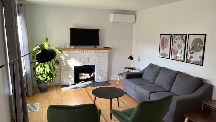 Very Central 2 Bedroom + Den - Moncton