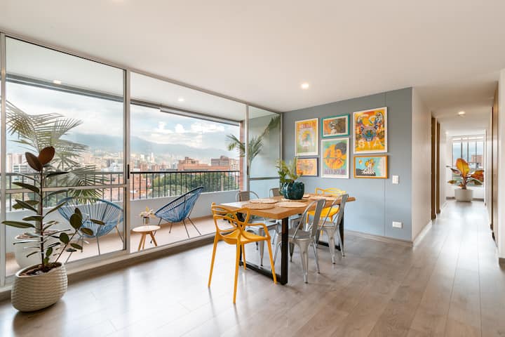 Sophisticated 3br In Laureles With Stunning Views - Medellín