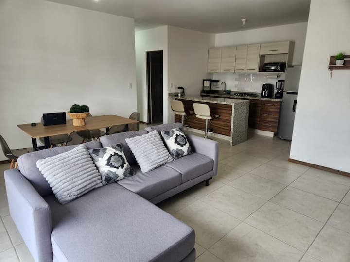 Comodo Departamento En Alto Horizonte - Tlaquepaque