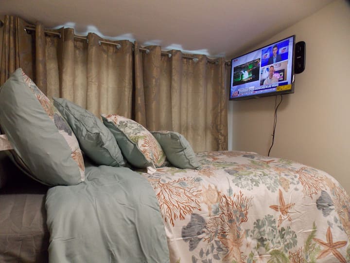 Cozy & Convenient Home; Airport - Warwick, RI