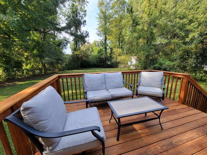 3 Br, Pet-friendly, Fenced Yard - New Bern, NC